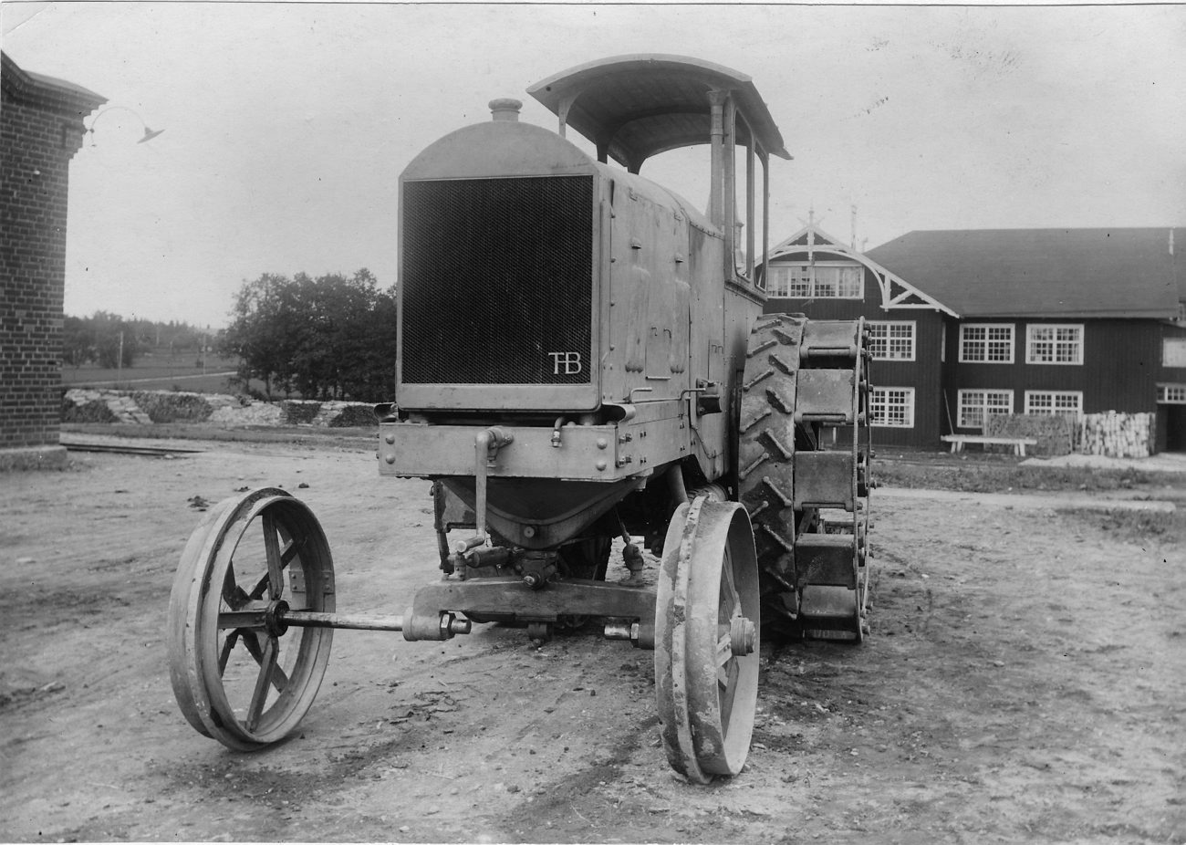 T.B.-Traktor :: Motorplogar och traktorer