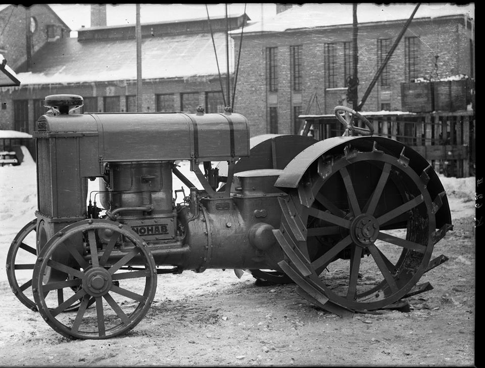 Nohab :: Motorplogar och traktorer